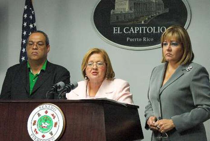 Sigue el fuego cruzado - Primera Hora