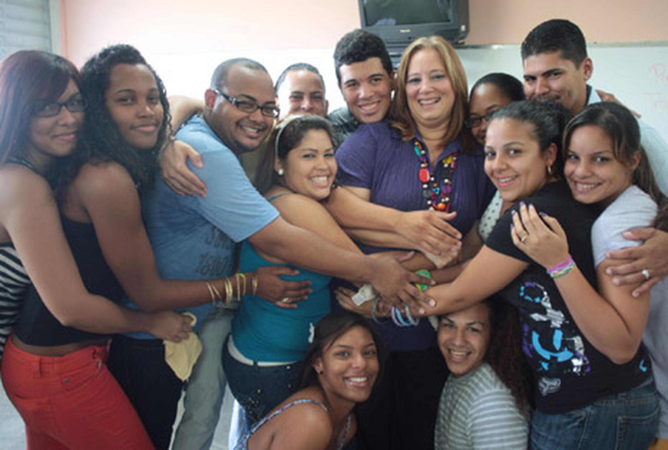 Violeta López conquista el corazón de sus alumnos - Primera Hora