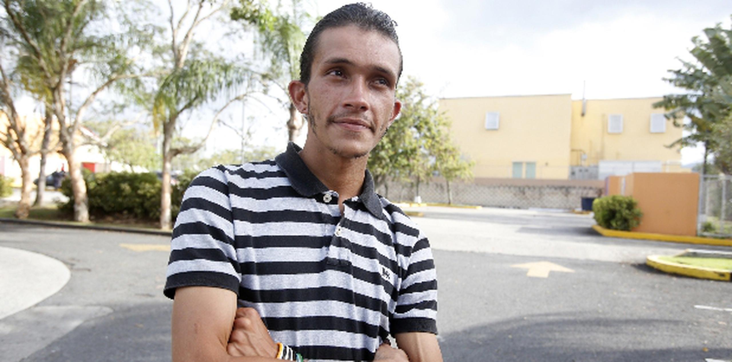 Johan Sánchez: deambulante con voz de estrella -VÍDEO - Primera Hora