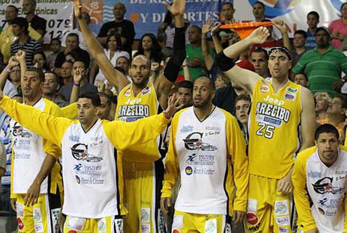 Capitanes ganan el segundo juego de la serie final del BSN - Primera Hora