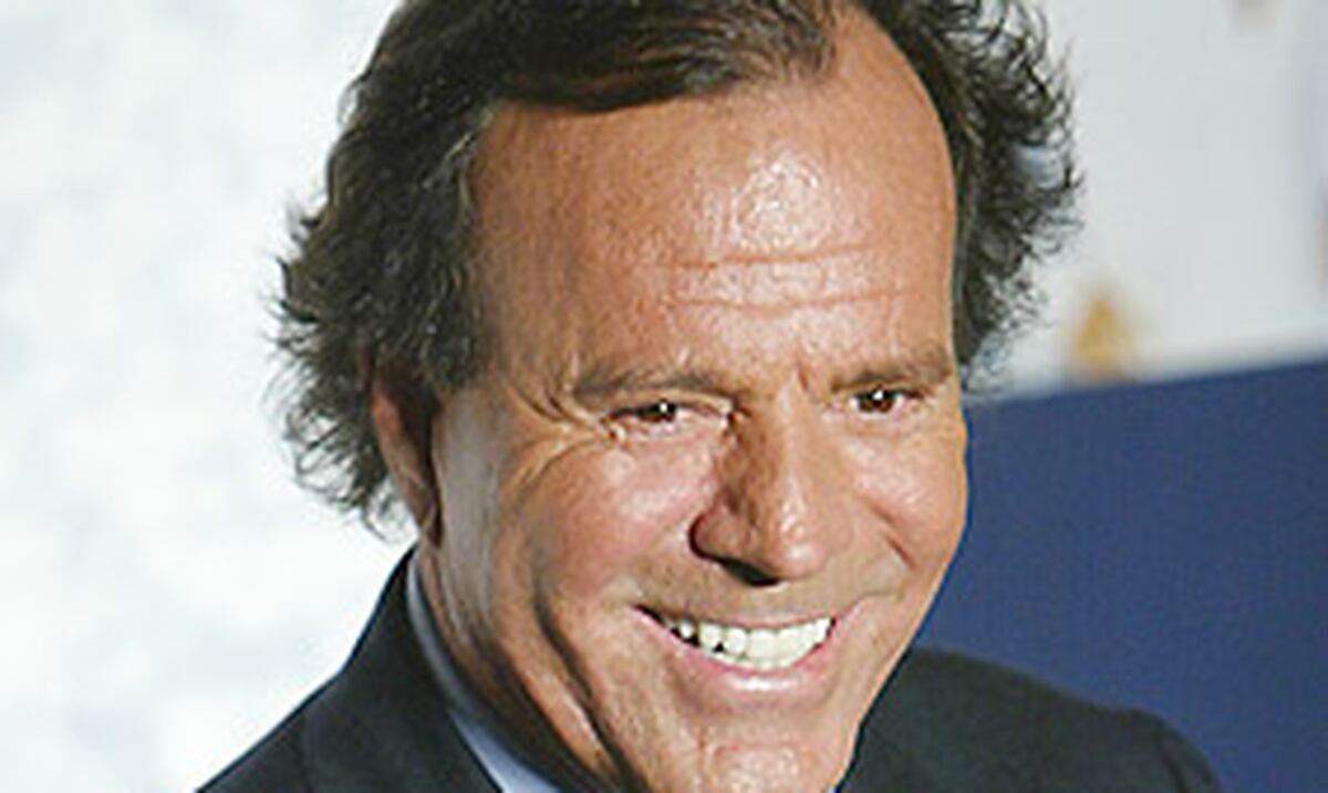 Julio Iglesias admite en Brasil que en sus inicios "era un mal cantante ...