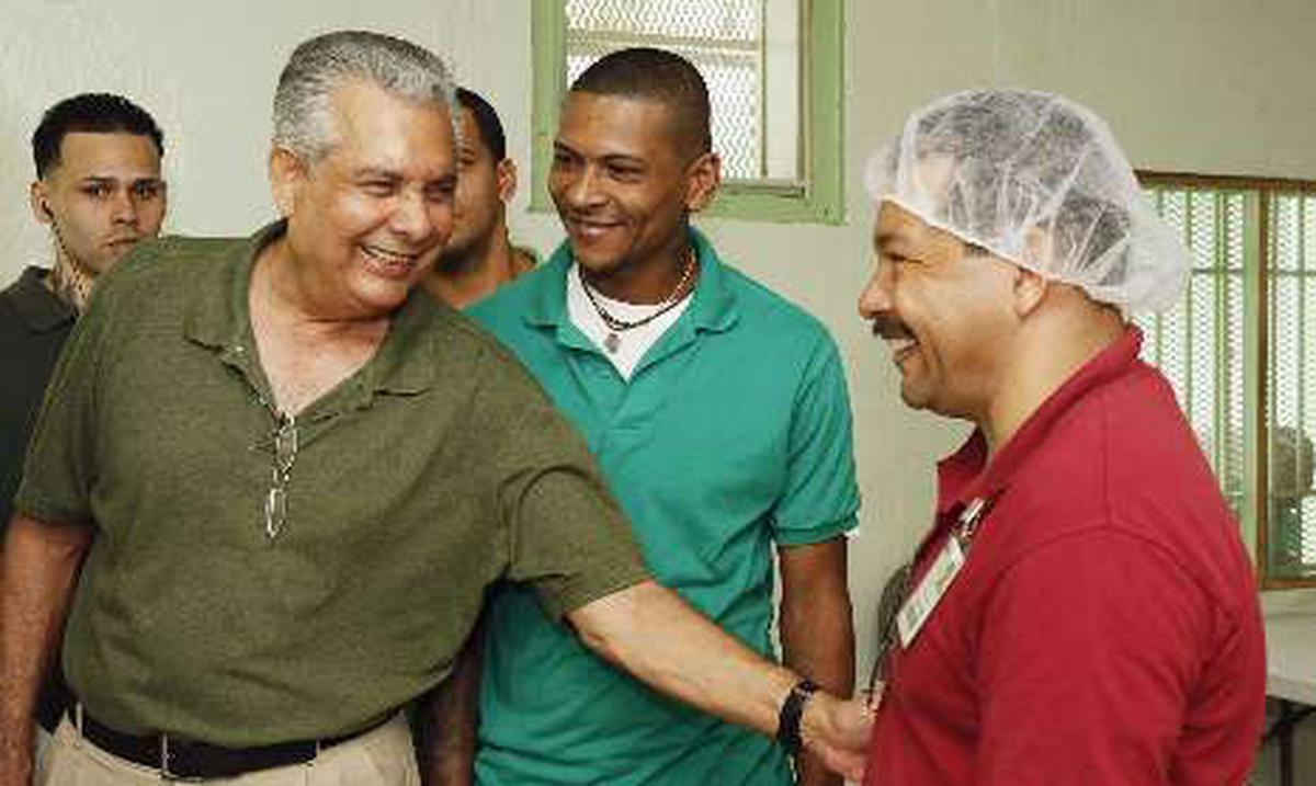 Con pase para trabajo Edison Misla - Primera Hora