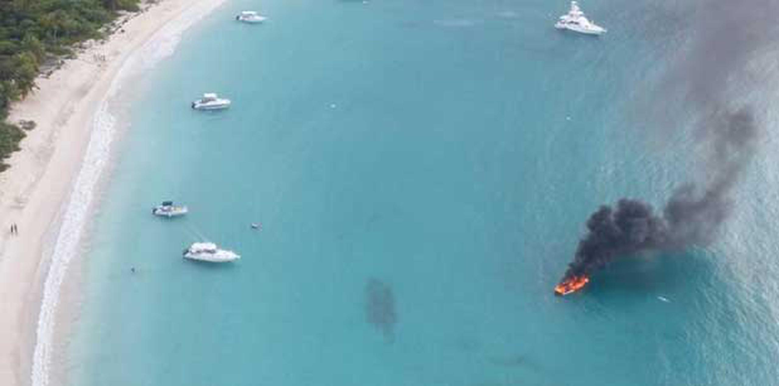 Pasan el susto de sus vidas tras incendiárseles lancha en Culebra ...