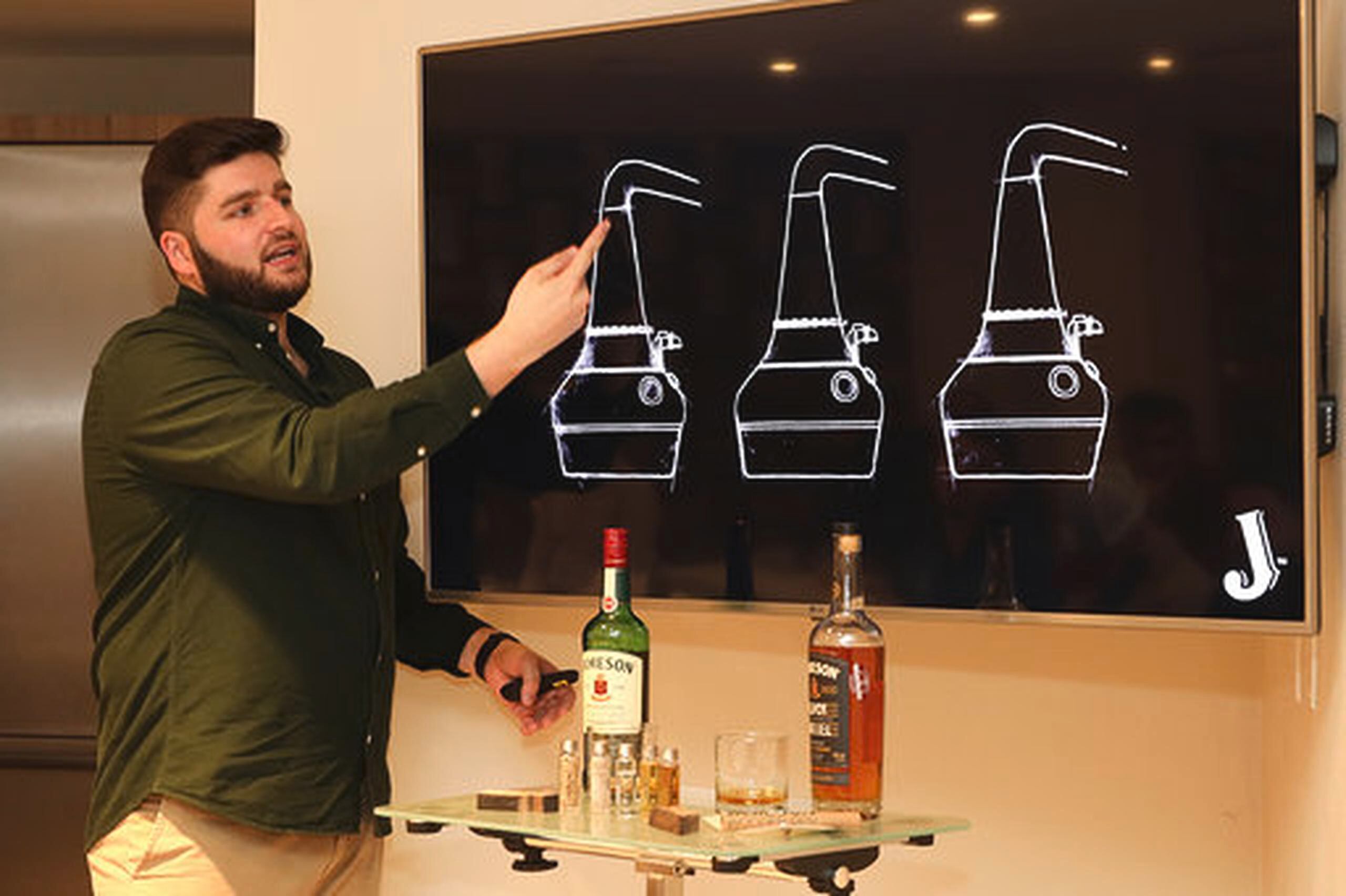 Embajador de whiskey irlandés estuvo de visita en Puerto Rico - Primera ...