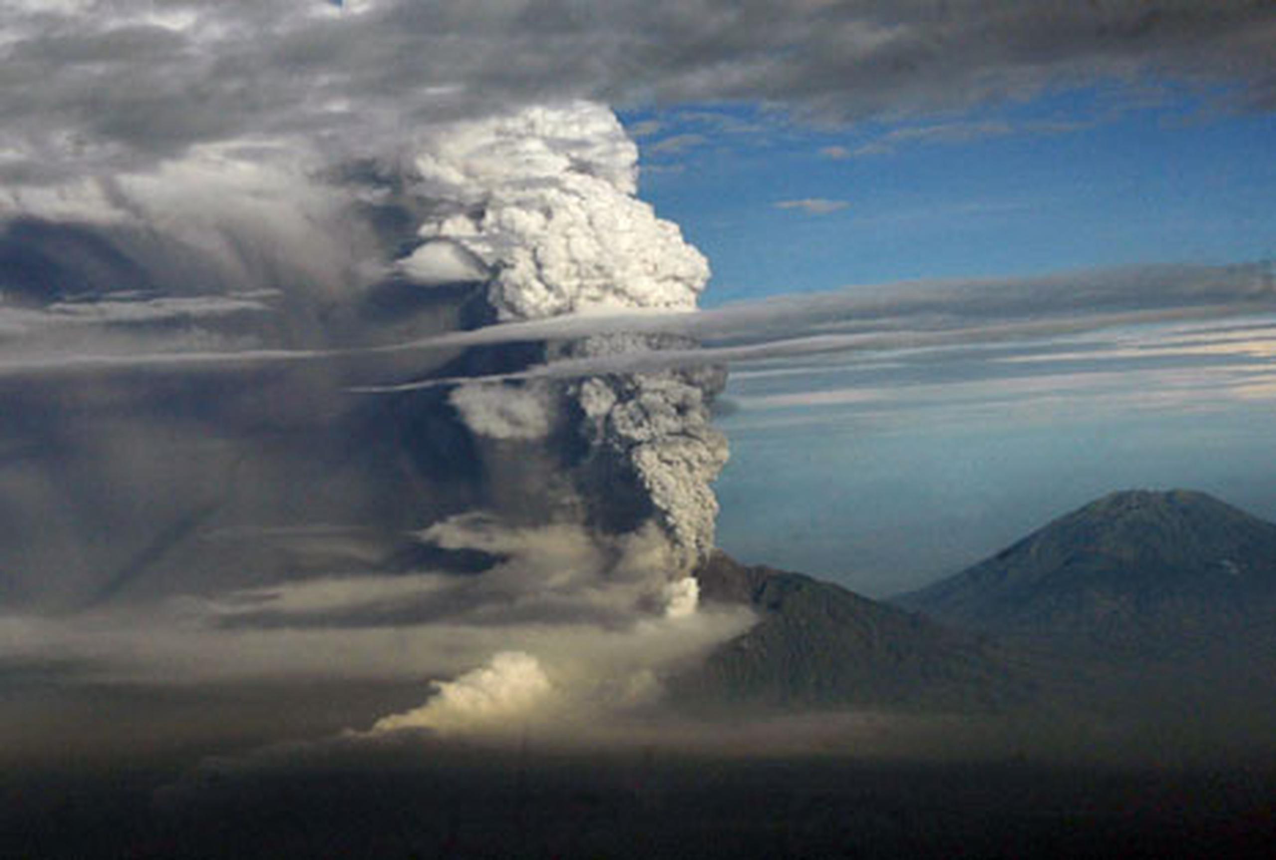 Continua activo Volcán Merapi - Primera Hora