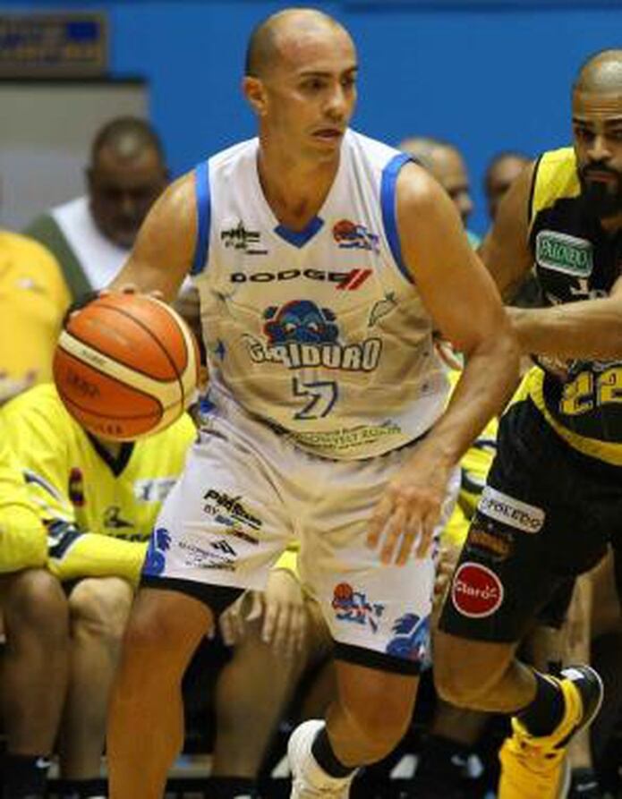 Carlos Arroyo no se apareció en la vista - Primera Hora