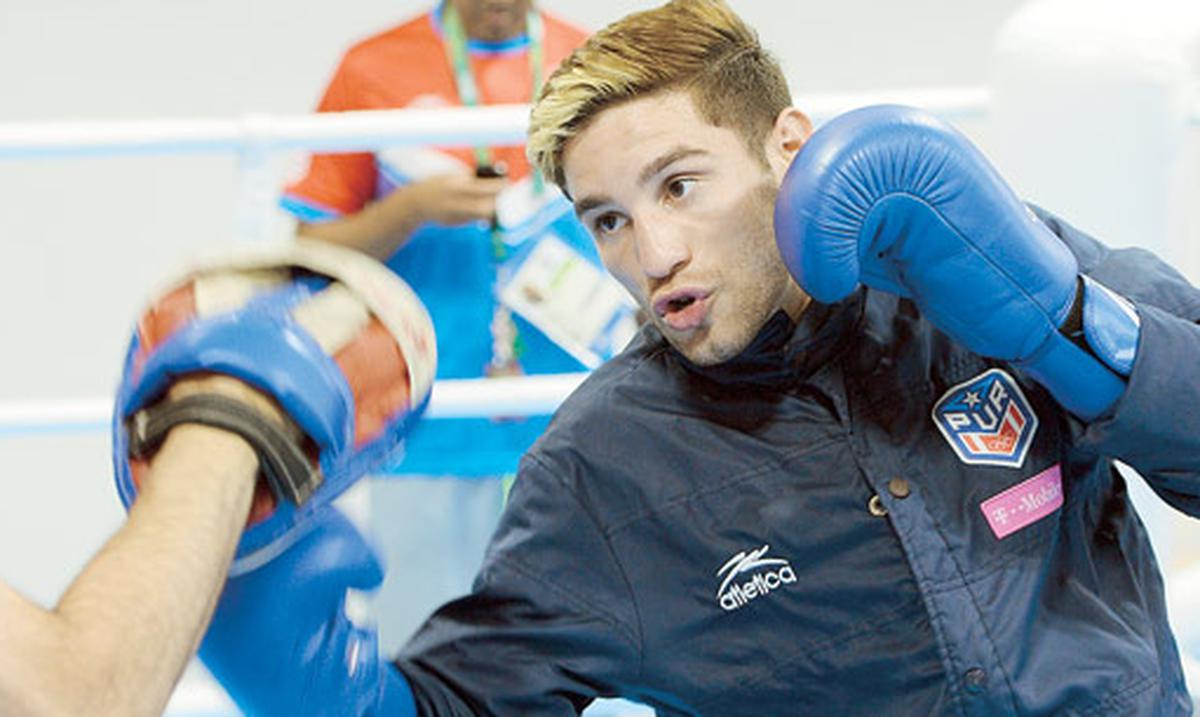 Jeyvier Cintrón toca base con promotores - Primera Hora