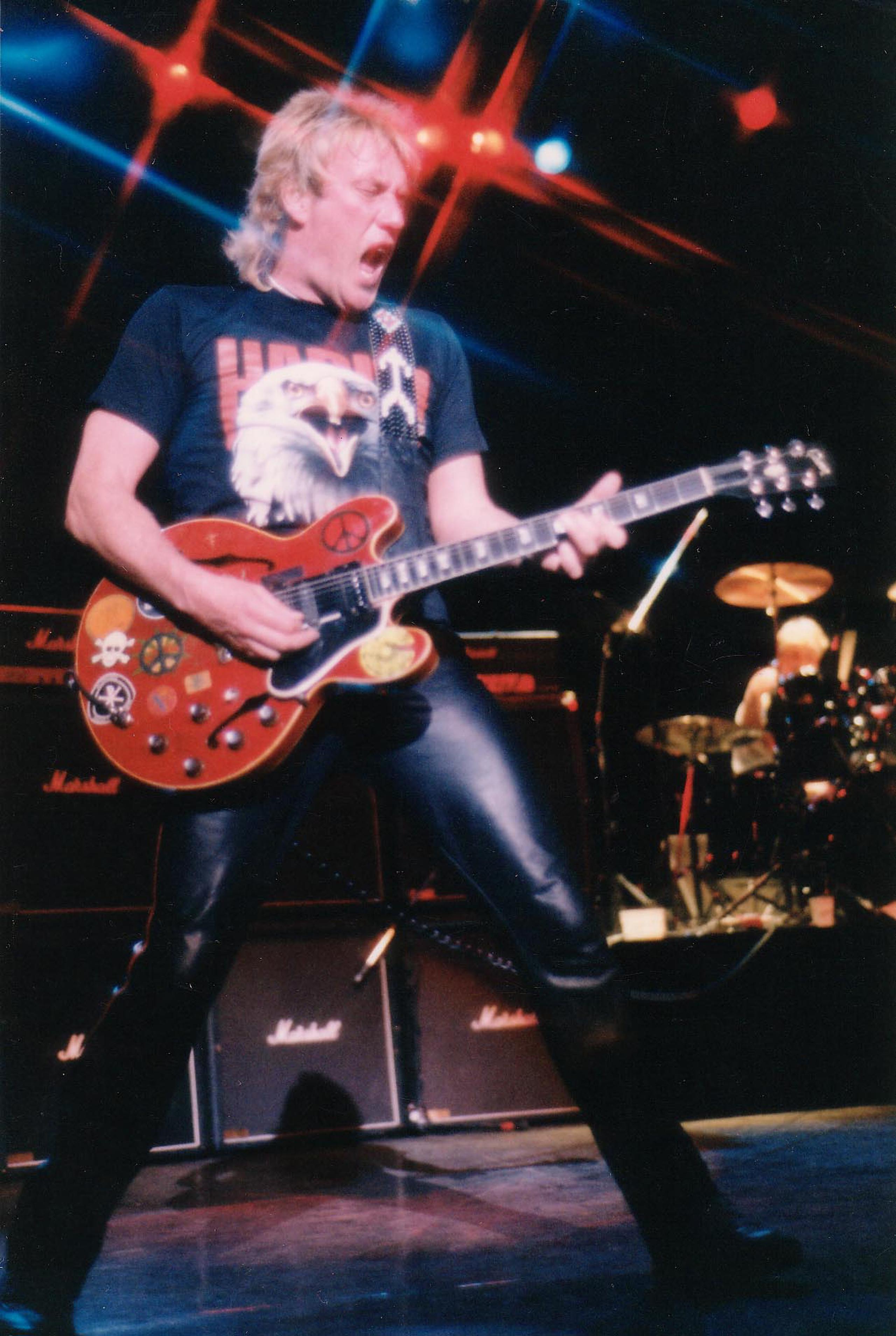 Fallece el rockero británico Alvin Lee - Primera Hora