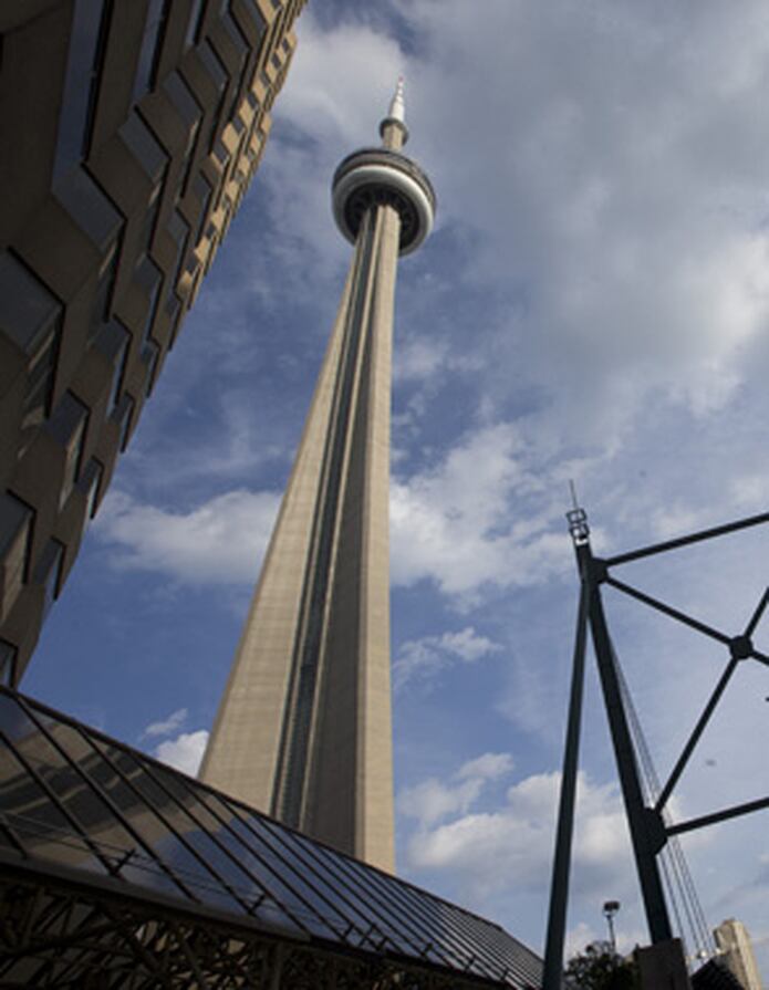 Subimos a la famosa CN Tower - Primera Hora