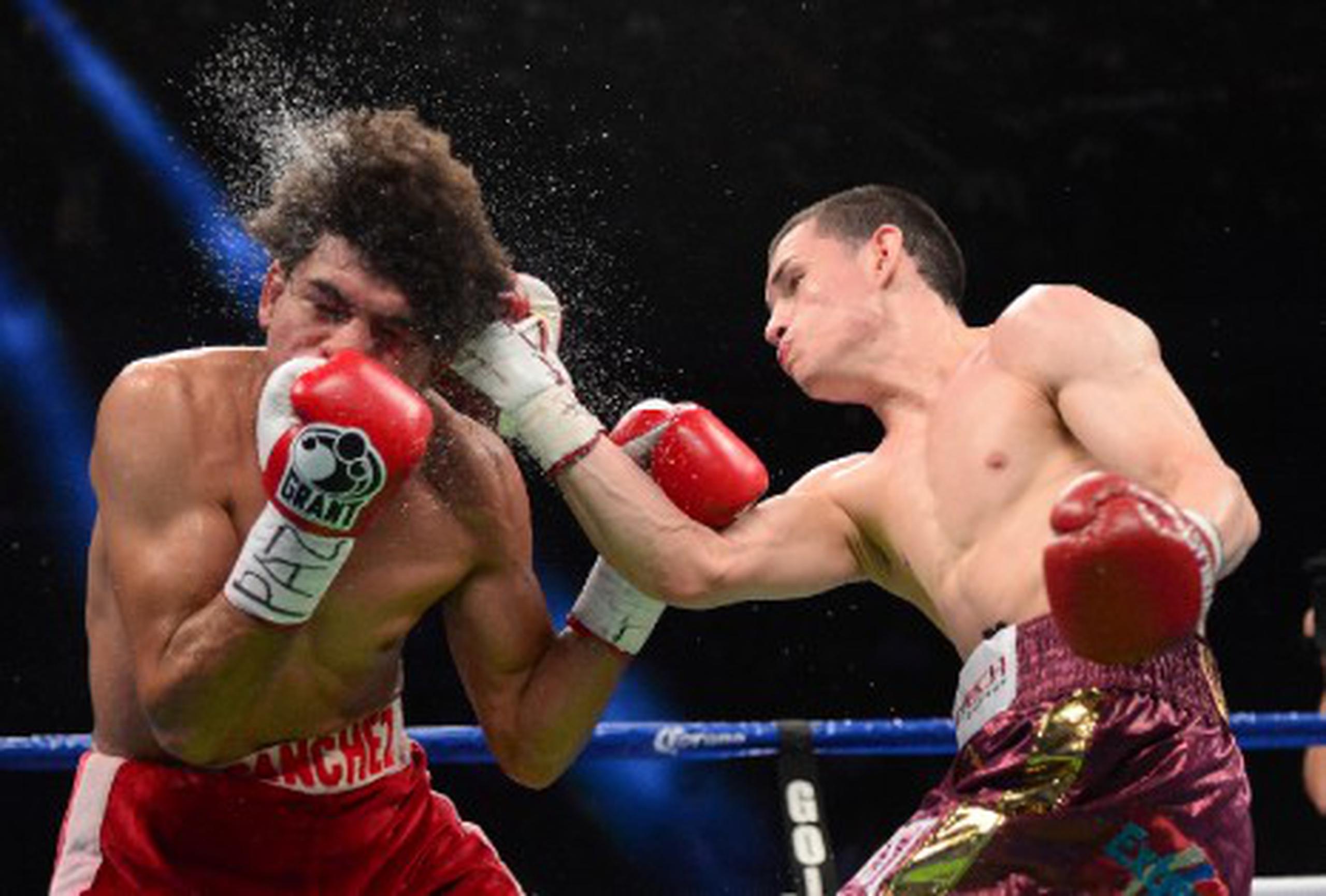 Jayson Vélez sigue invicto tras fácil triunfo contra Salvador Sánchez ...