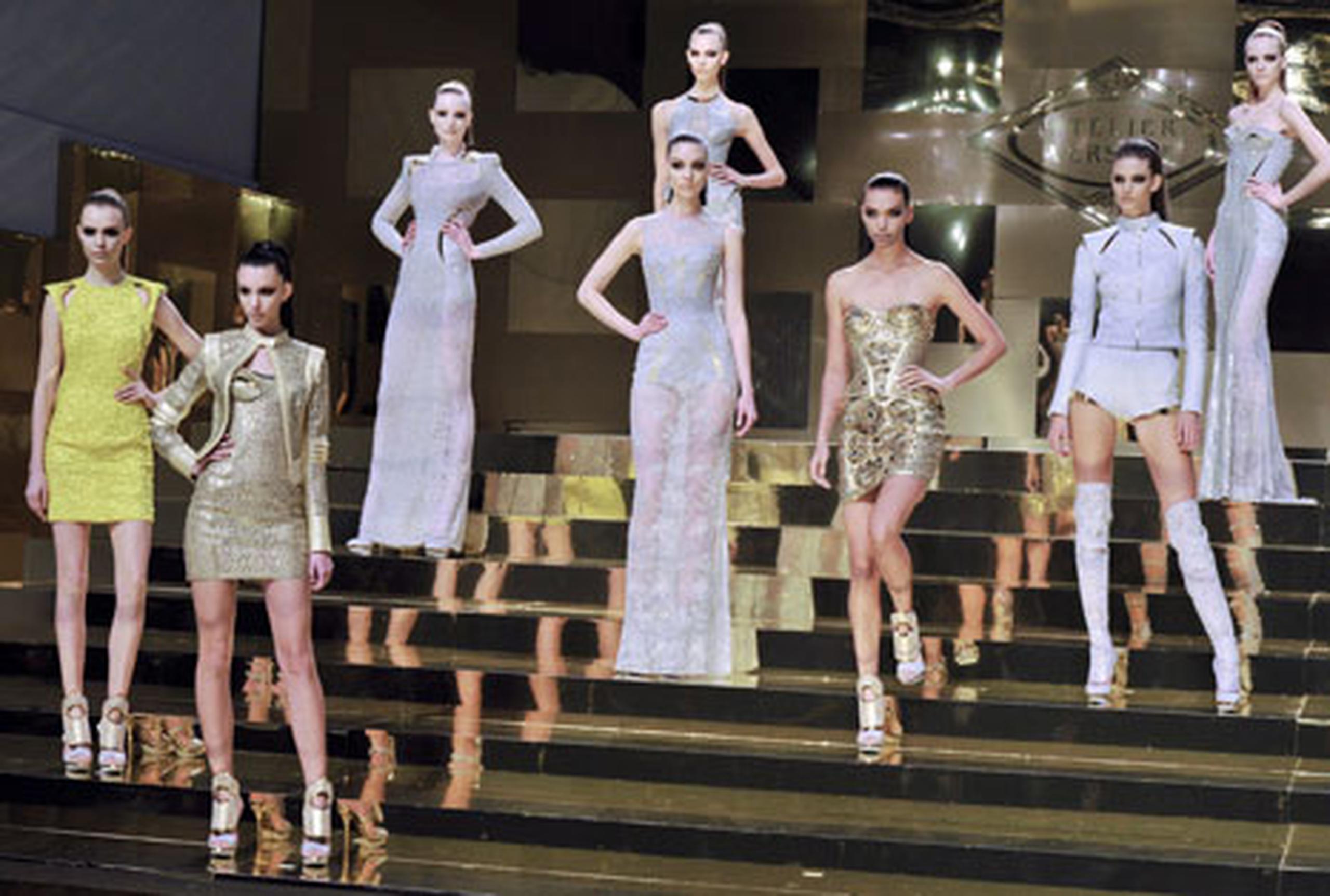 Versace retorna a París tras ocho años de ausencia - Primera Hora