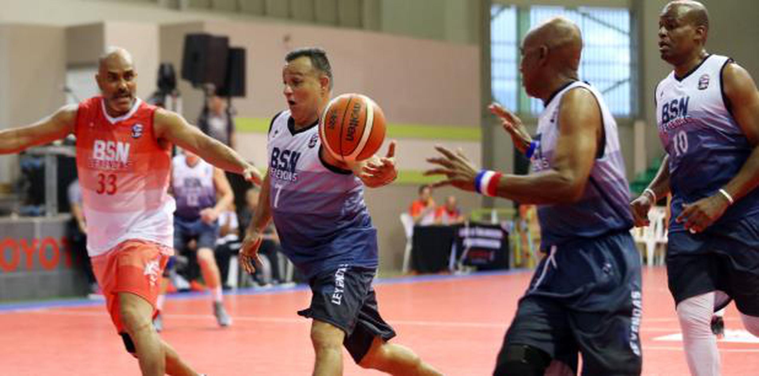 Leyendas del BSN y la Puertorriqueña volvieron a la cancha - Primera Hora