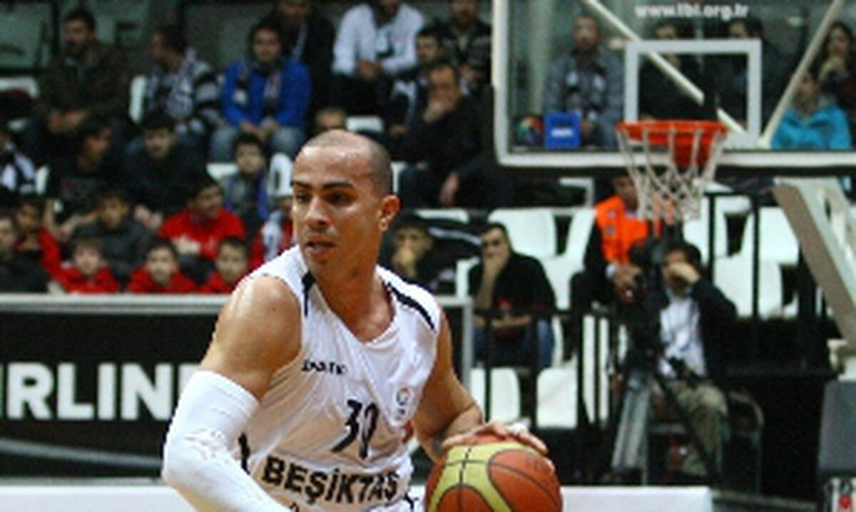 No vendrá Carlos Arroyo - Primera Hora