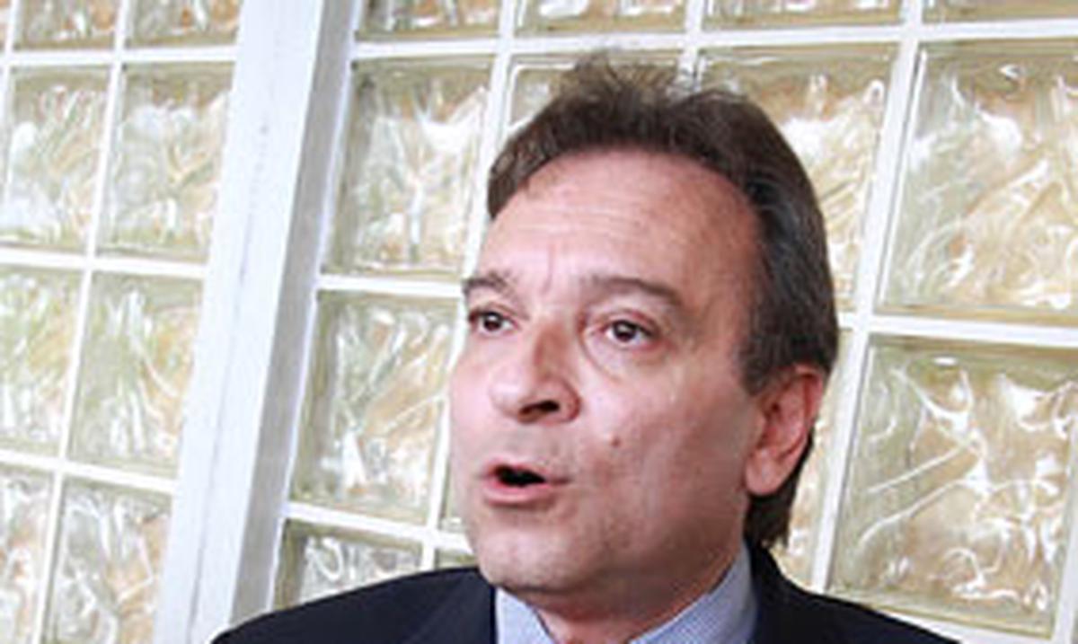 Ángel Cintrón acusa a García Padilla de "acomodarse" con el tema de la ...