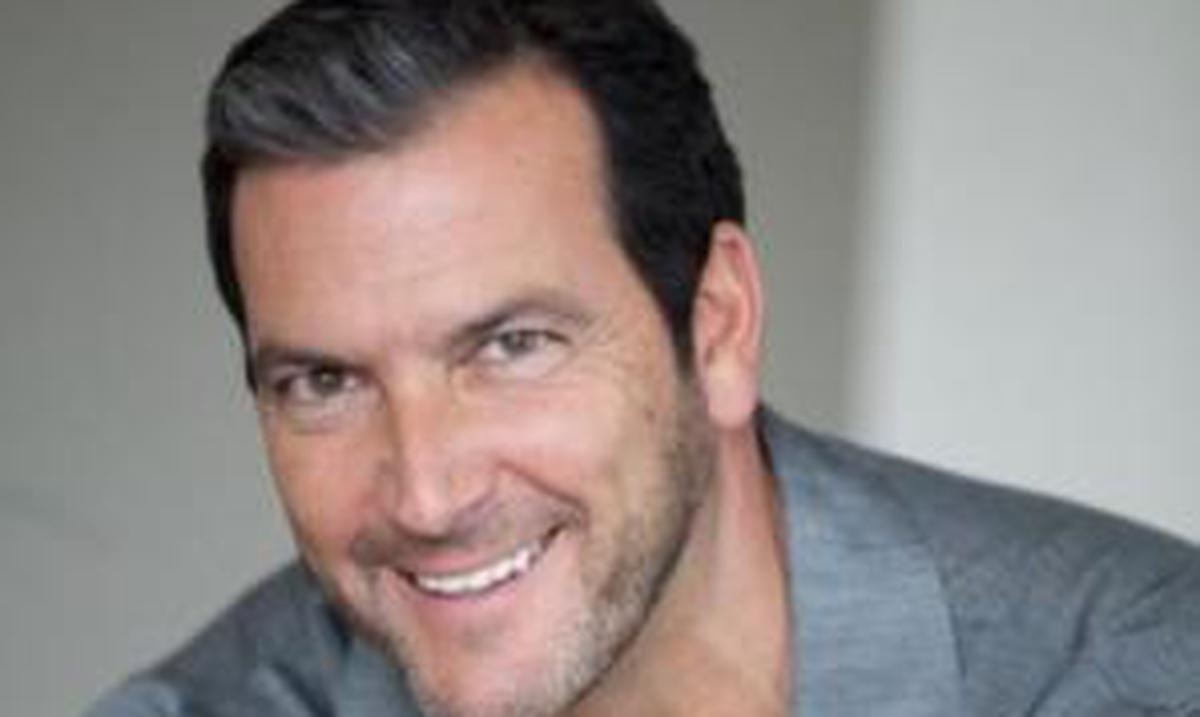 Modelo John Conroy pone sus ojos en Puerto Rico - Primera Hora