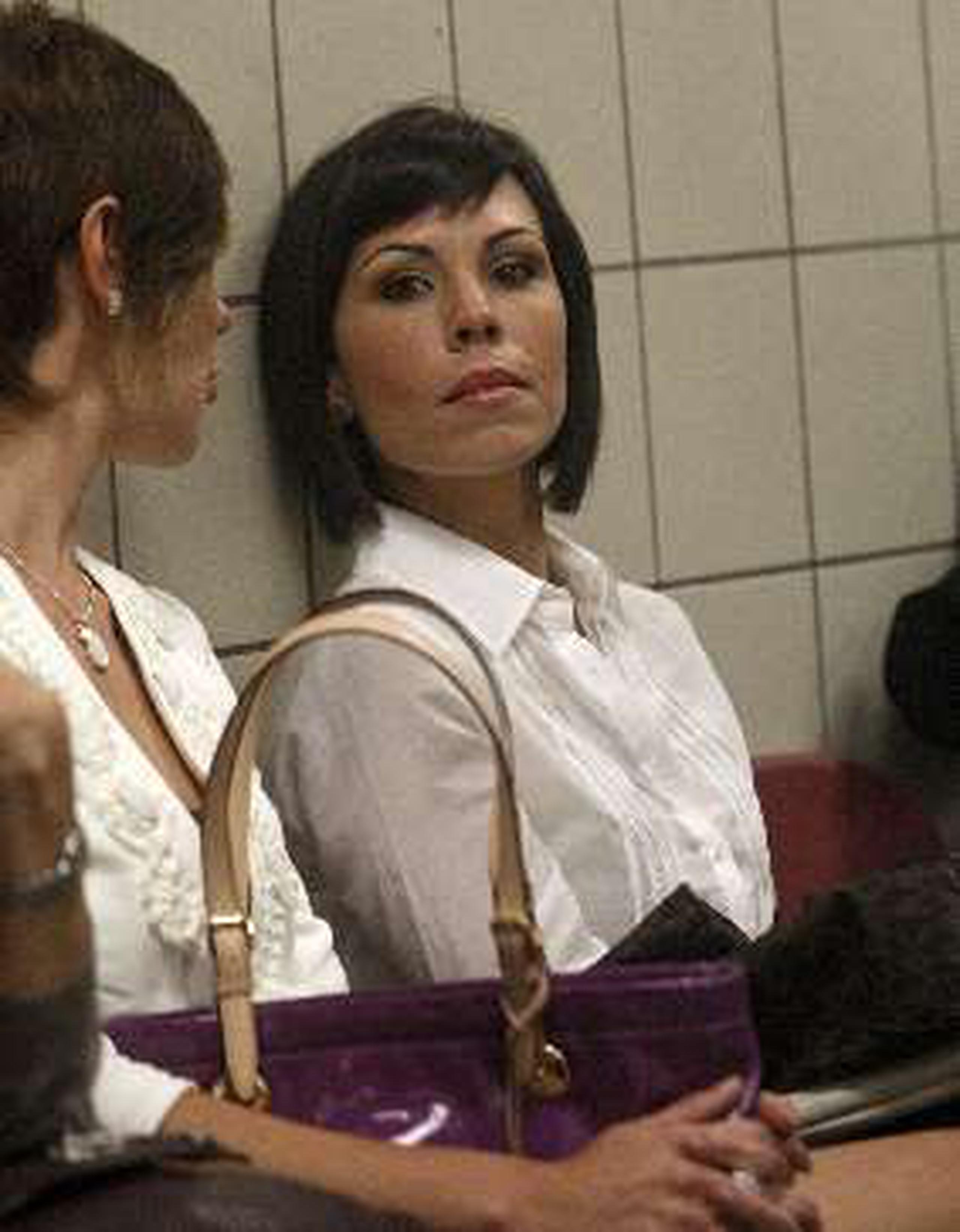 "Mucho más tranquila" esposa de Jorge De Castro Font - Primera Hora