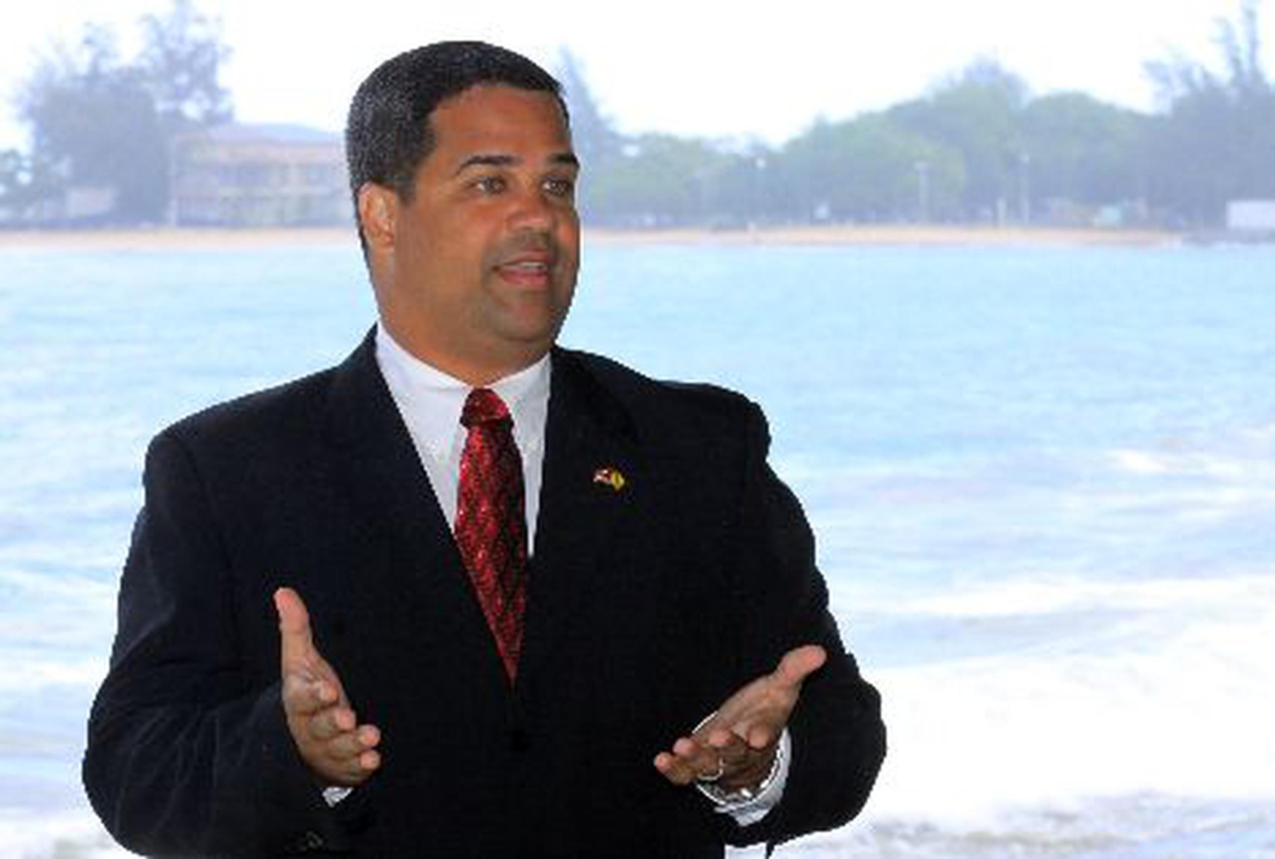 Tras enseñar en las aulas Marcos Cruz pasa a dirigir Vega Baja ...