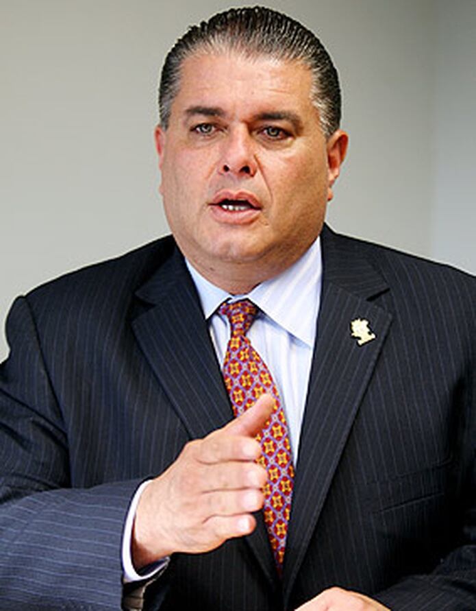 Listo Santini para oficializar su candidatura el lunes - Primera Hora