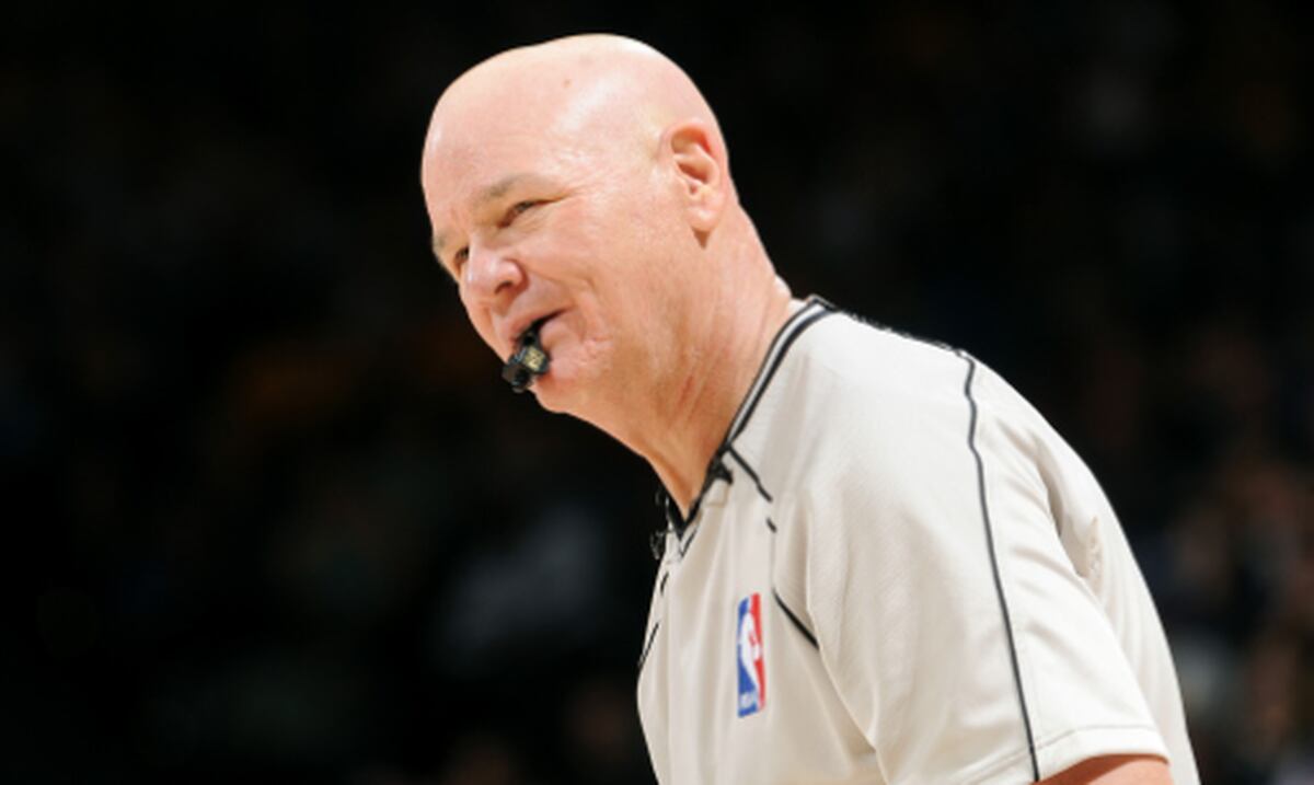 Famoso árbitro de la NBA anuncia su retiro - Primera Hora