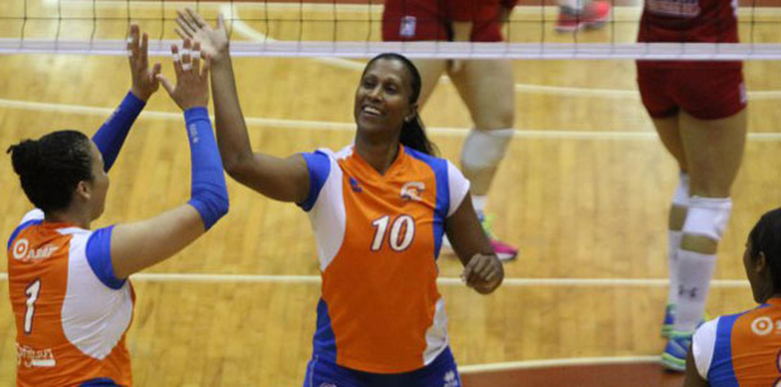 Chela sigue dando candela - Primera Hora