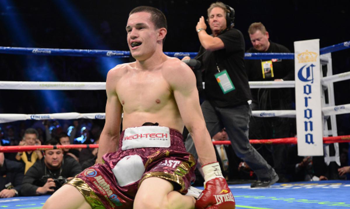 Jayson Vélez sigue invicto tras fácil triunfo contra Salvador Sánchez ...