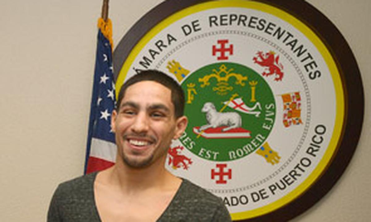 Feliz Danny "Swift" García con el reconocimiento de la Cámara - Primera ...