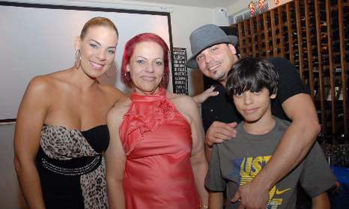 Brenda Robles y Neyda Martínez ponen fin a guerra familiar - Primera Hora