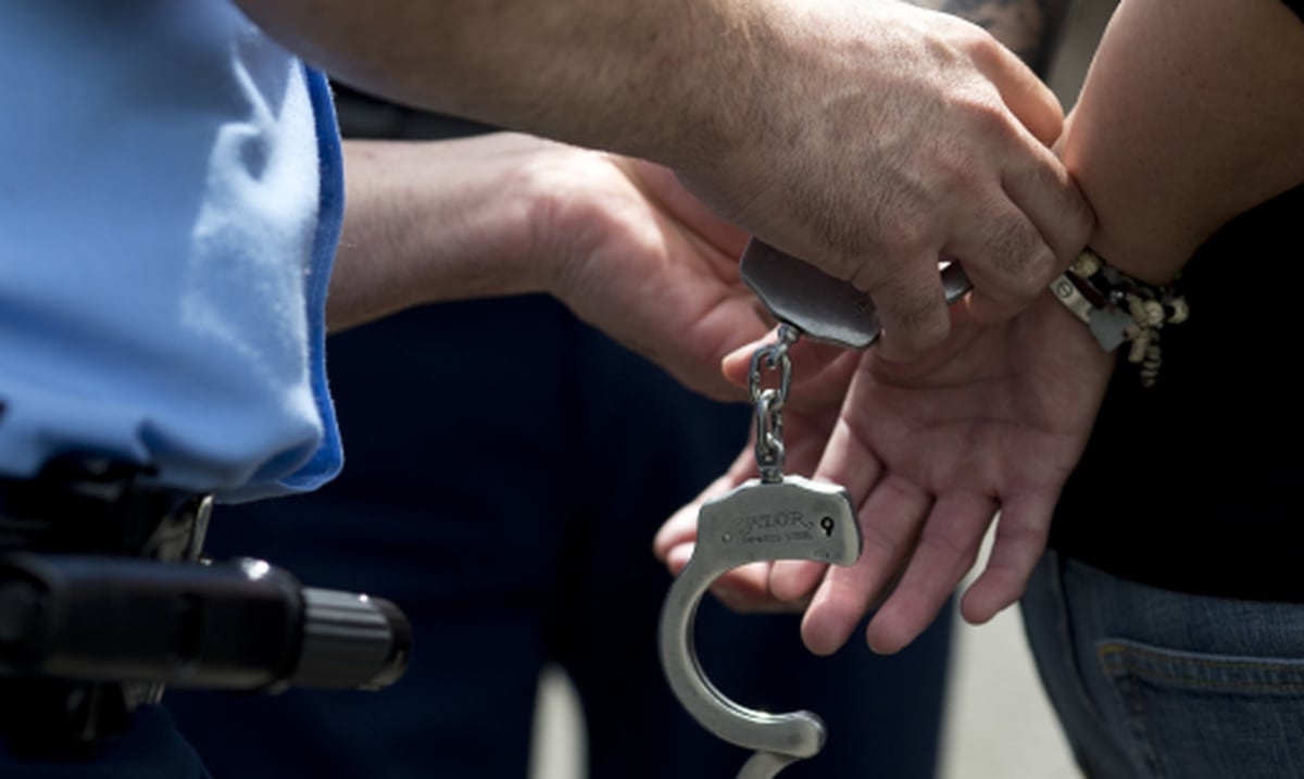 Ladrón llega al banco demasiado temprano para robar - Primera Hora