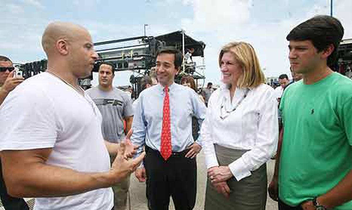 Gobernador visita la filmación de “Fast Five” en el puente Teodoro ...