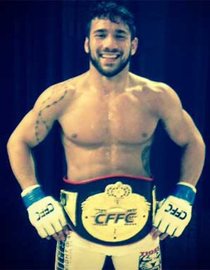 Boricua Jimmie Rivera se corona campeón peso gallo de CFFC - Primera Hora
