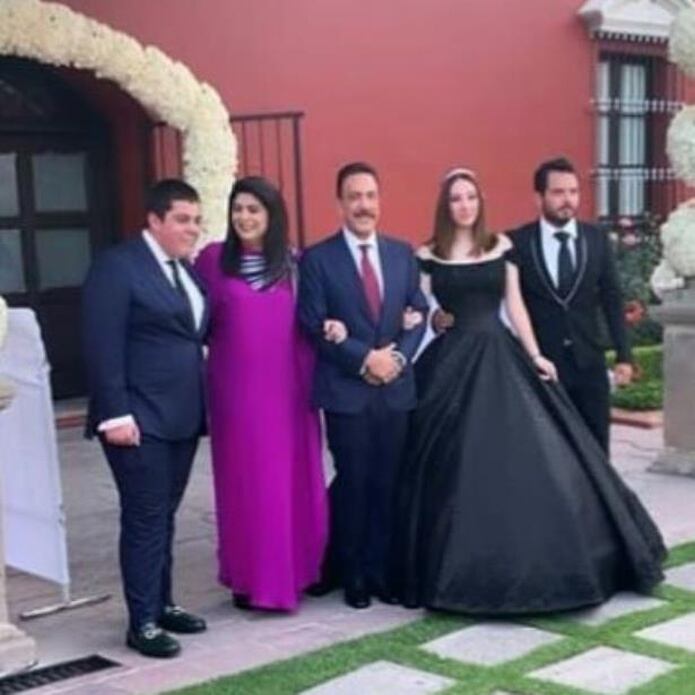 Victoria Ruffo celebra los 15 años de su hija Vicky con una fiesta de ...
