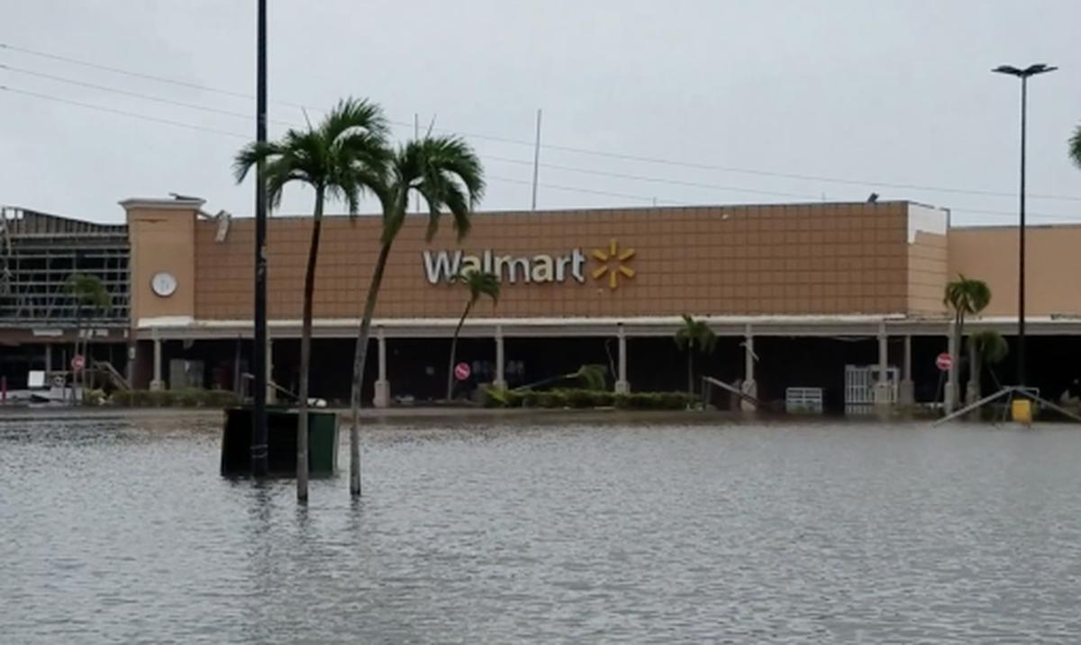 Al son de plena reabre Walmart de Humacao - Primera Hora