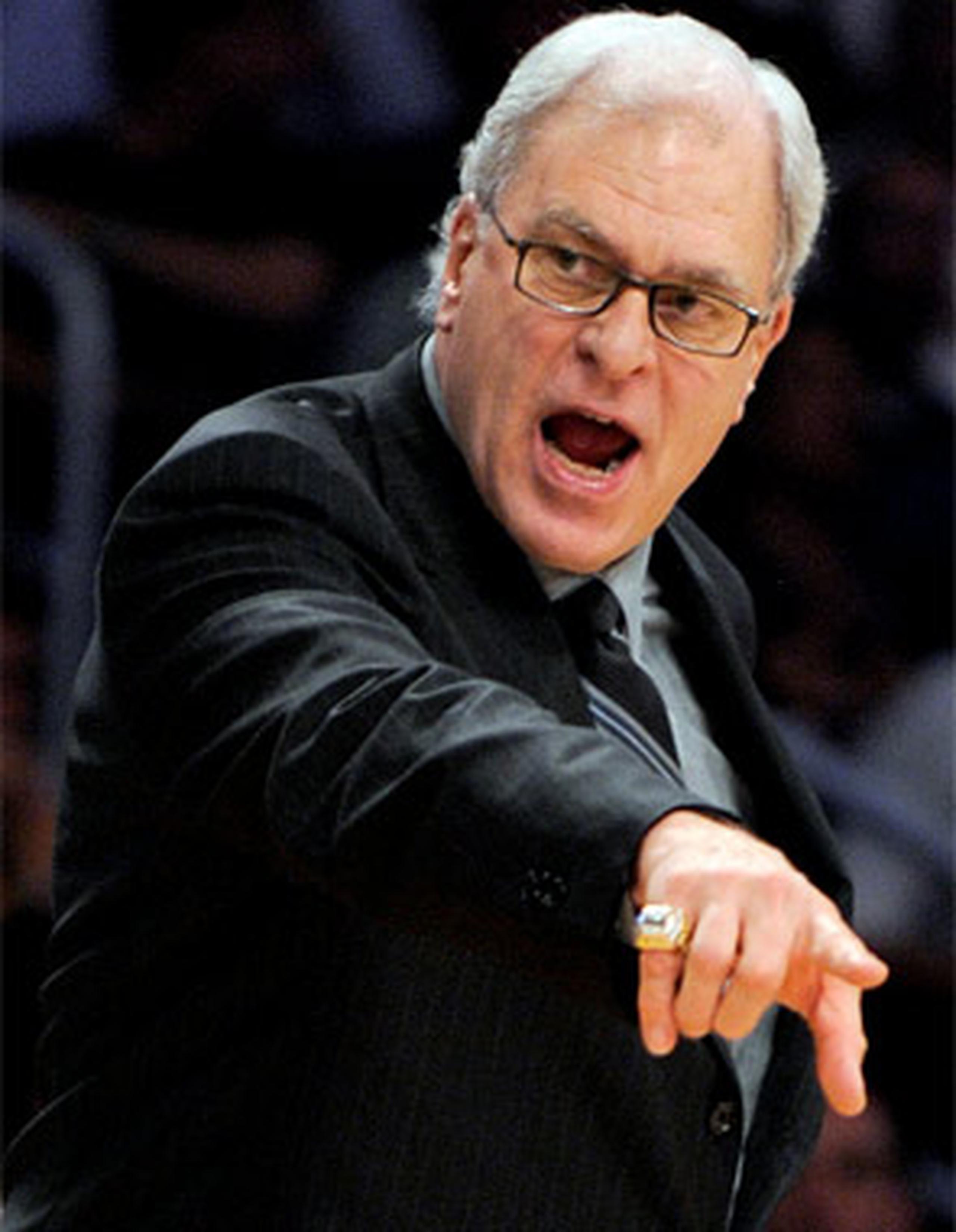 Phil Jackson cierra su carrera como dirigente de la NBA - Primera Hora