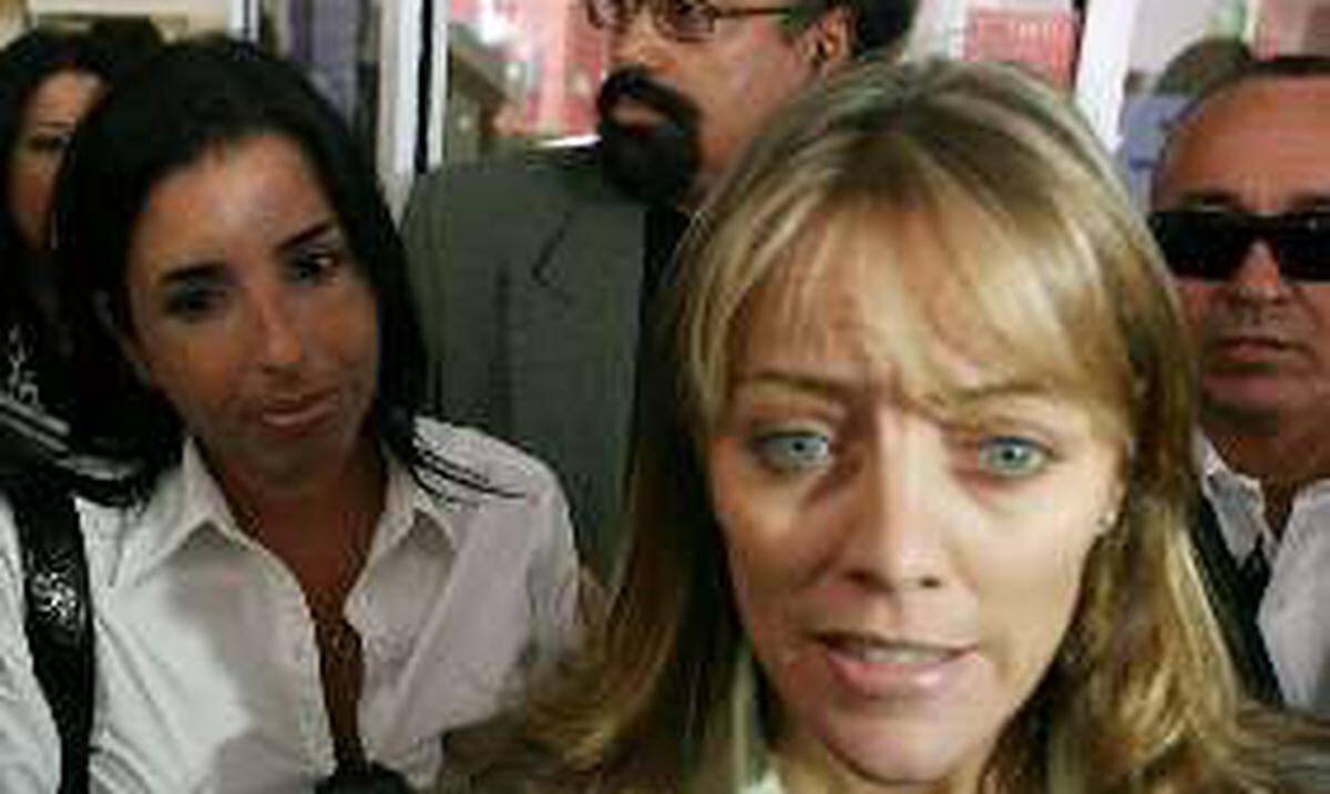 Ana Cacho asegura estar “en pie y en lucha por sus hijos - Primera Hora