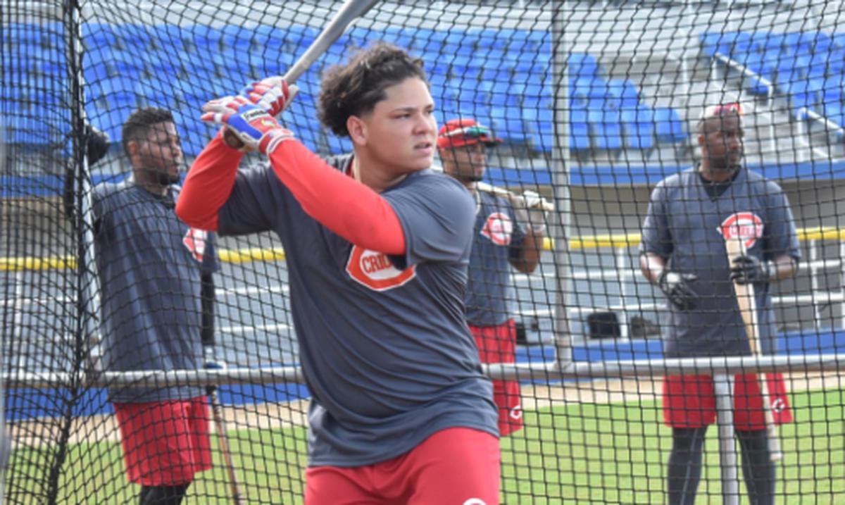 El receptor Jonathan Morales se reporta a las prácticas de los Criollos ...