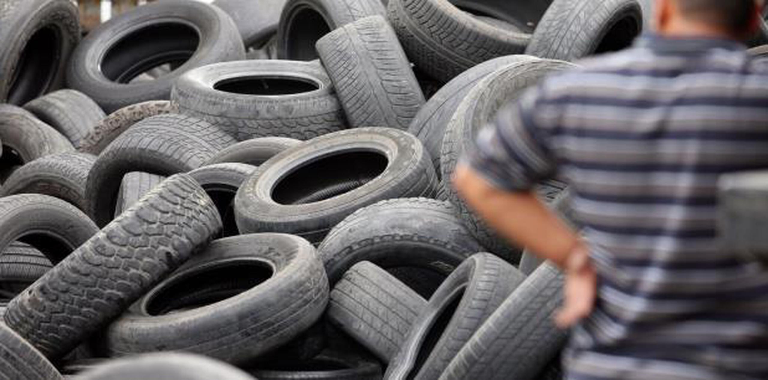 Cámara investigará uso de gomas recicladas para construcción - Primera Hora