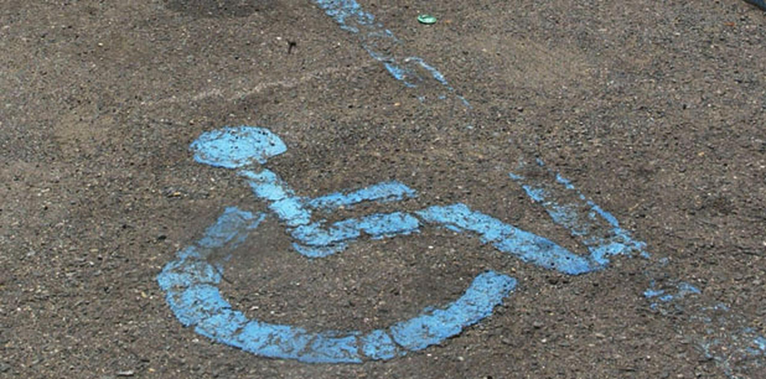 Se queda en $500 la multa por estacionar en espacios de impedidos ...