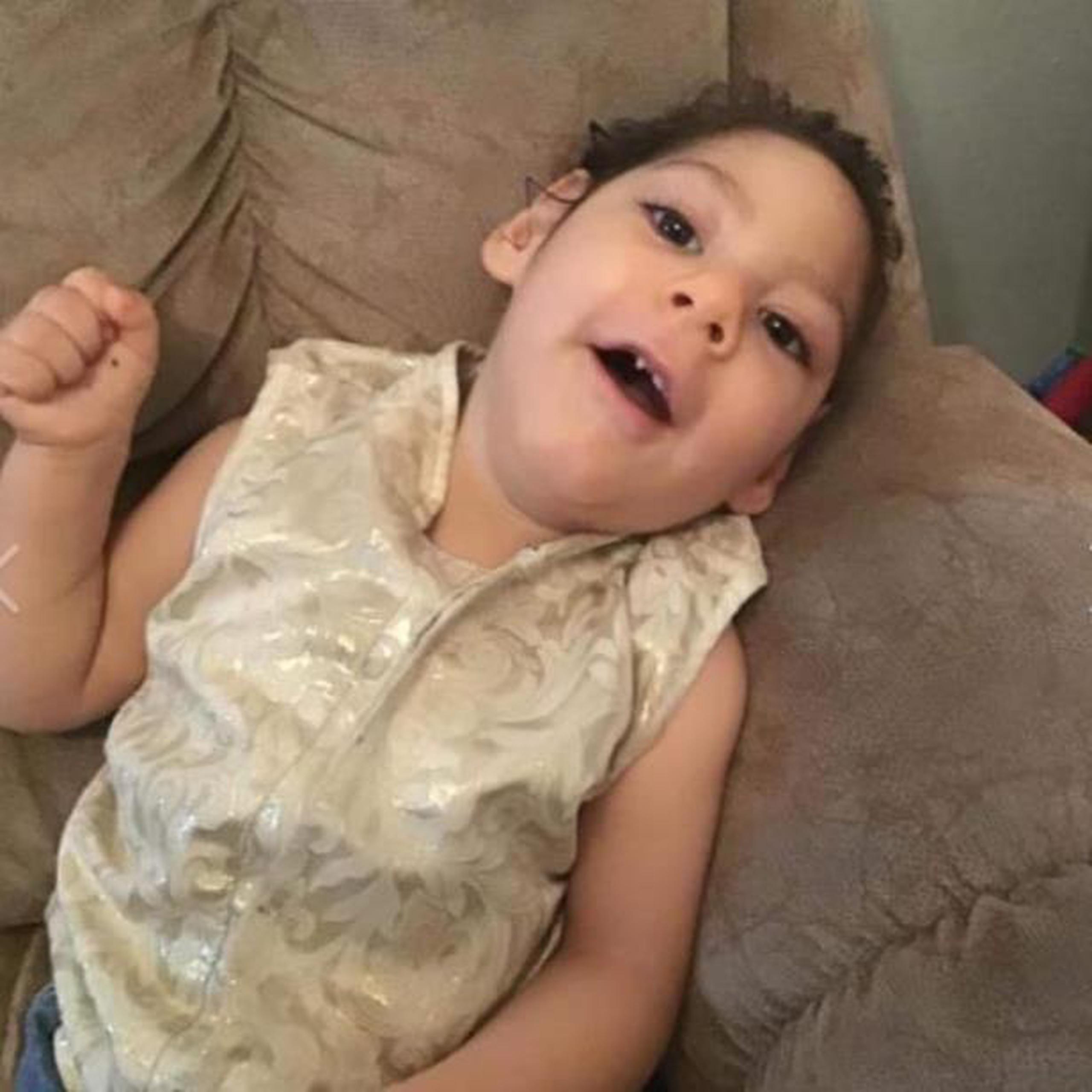 Un niño con microcefalia necesita de tu ayuda - Primera Hora