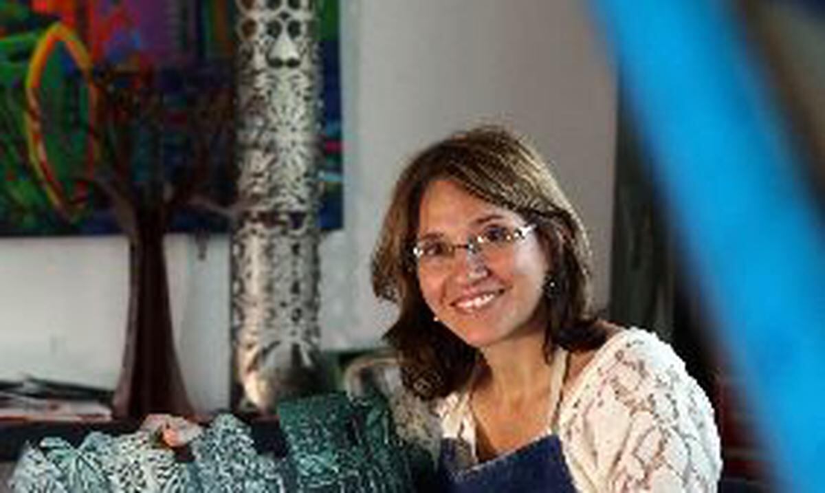 Fiel a la SanSe la artista Anna Nicholson - VÍDEO - Primera Hora