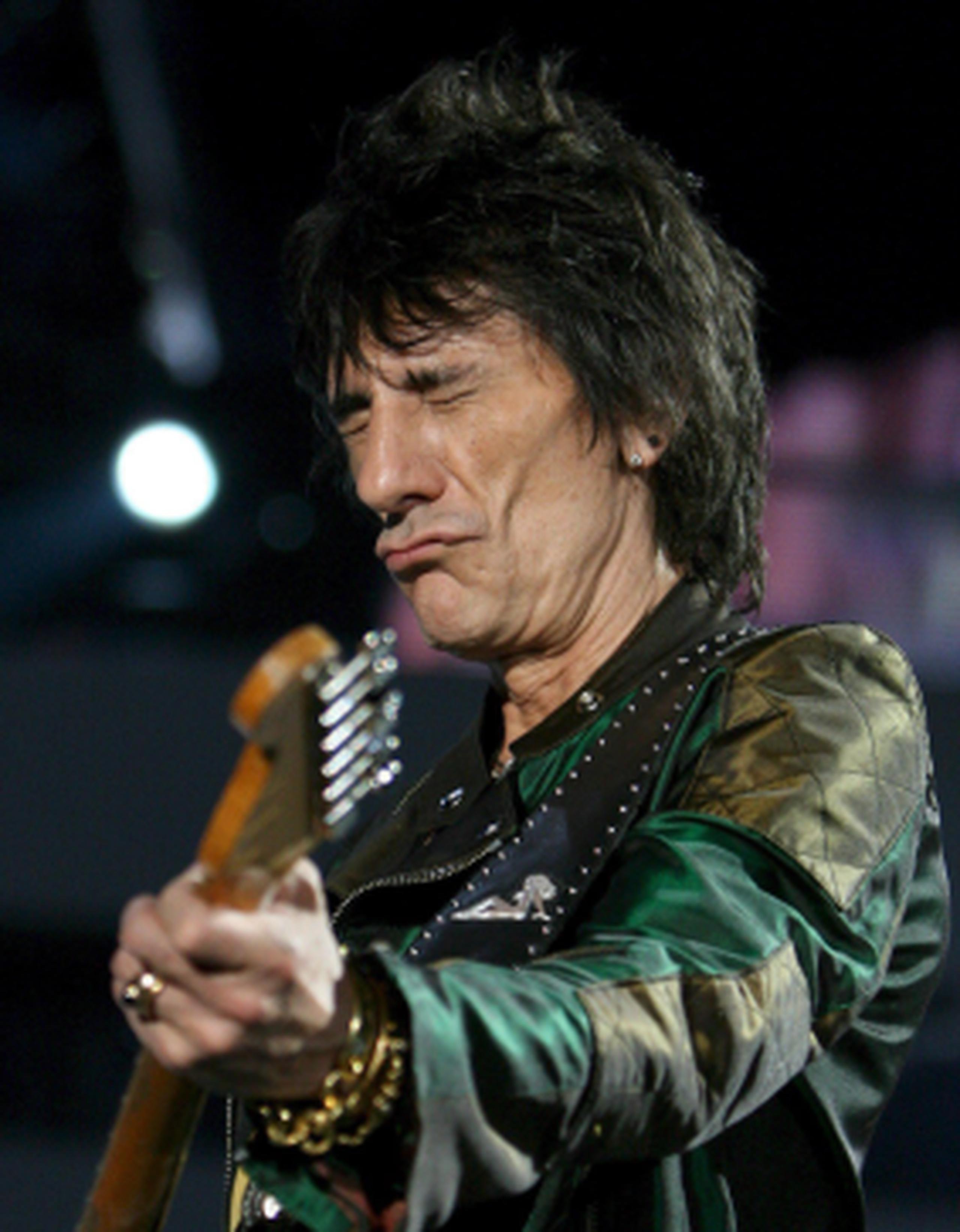 Ron Wood se casará con mujer que casi dobla en edad - Primera Hora
