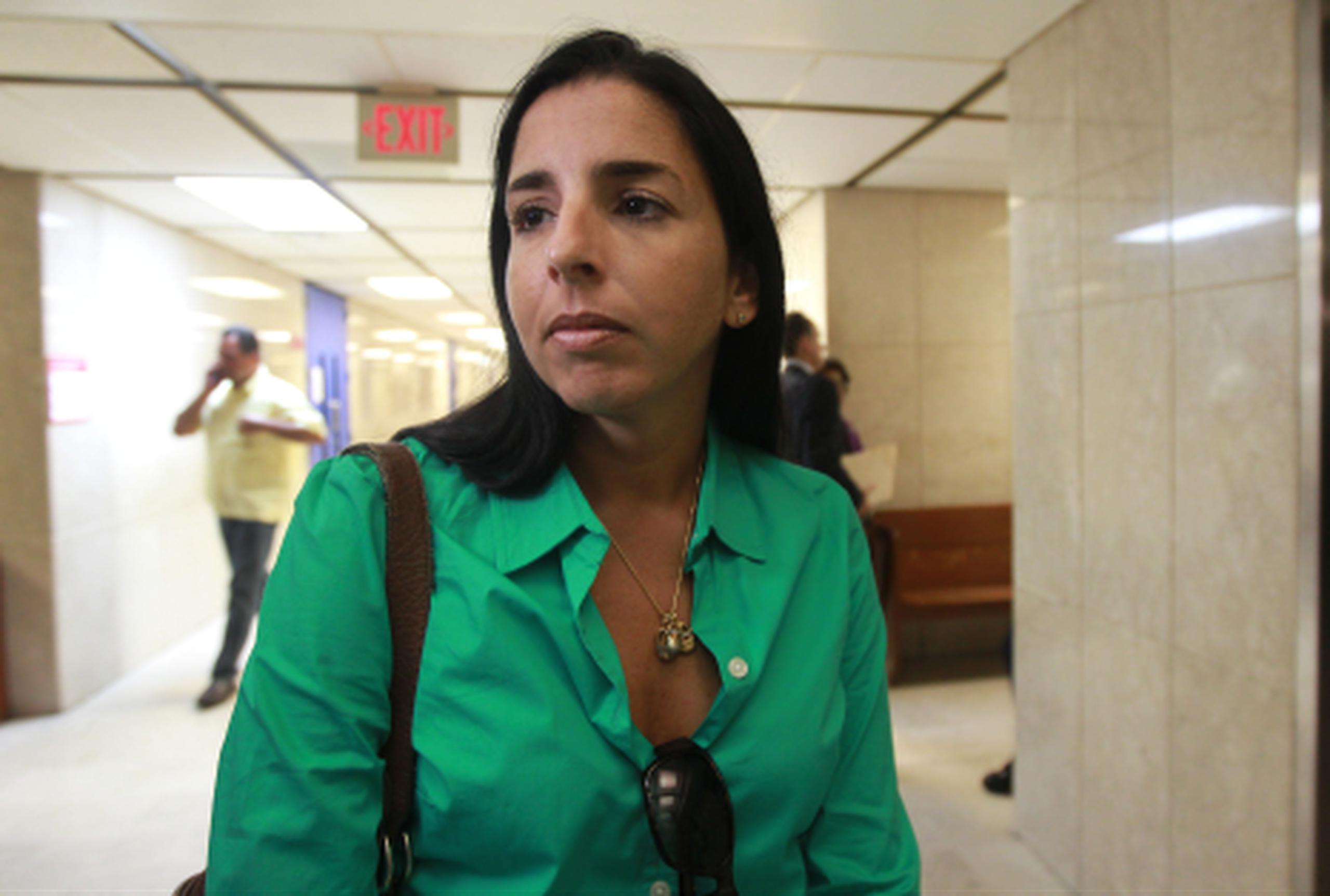 Ana Cacho asiste a vista de El Manco - Primera Hora