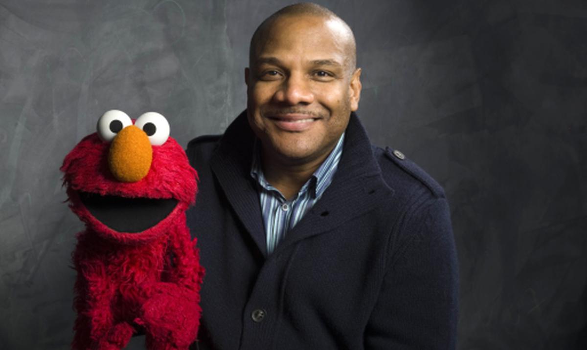 Juez desecha 3 demandas contra titiritero de Elmo - Primera Hora