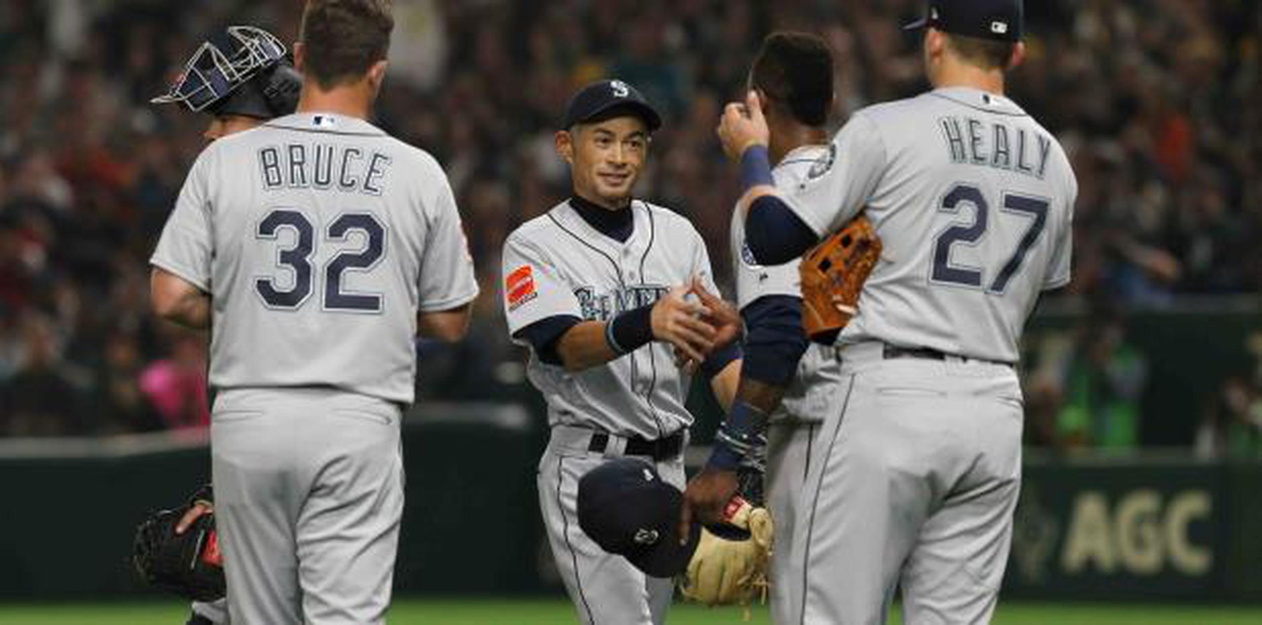 Ichiro es ovacionado en Tokio en el inicio de la temporada de MLB ...