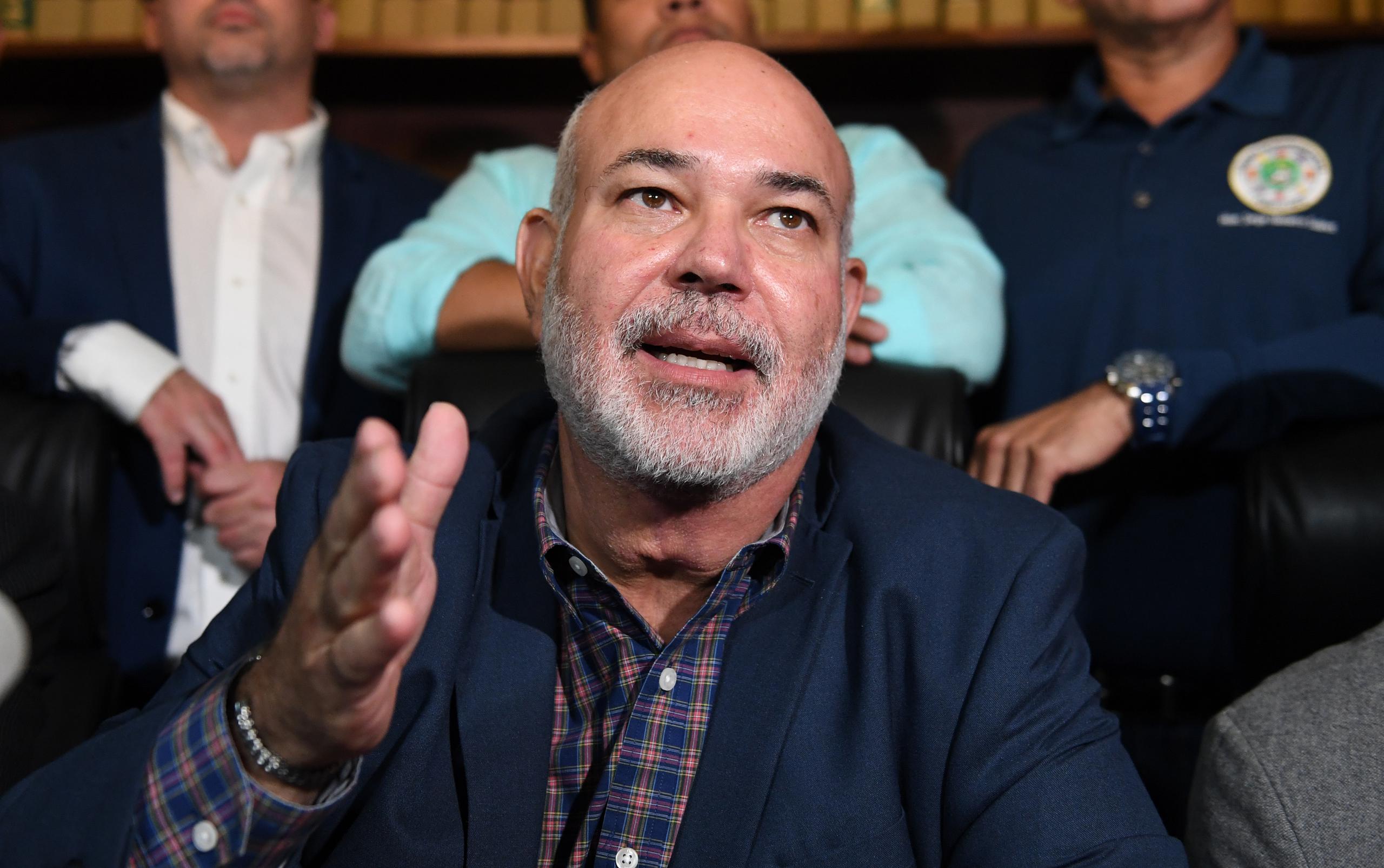 Pide a “Johnny” Méndez que no haga cumbre sobre coronavirus - Primera Hora