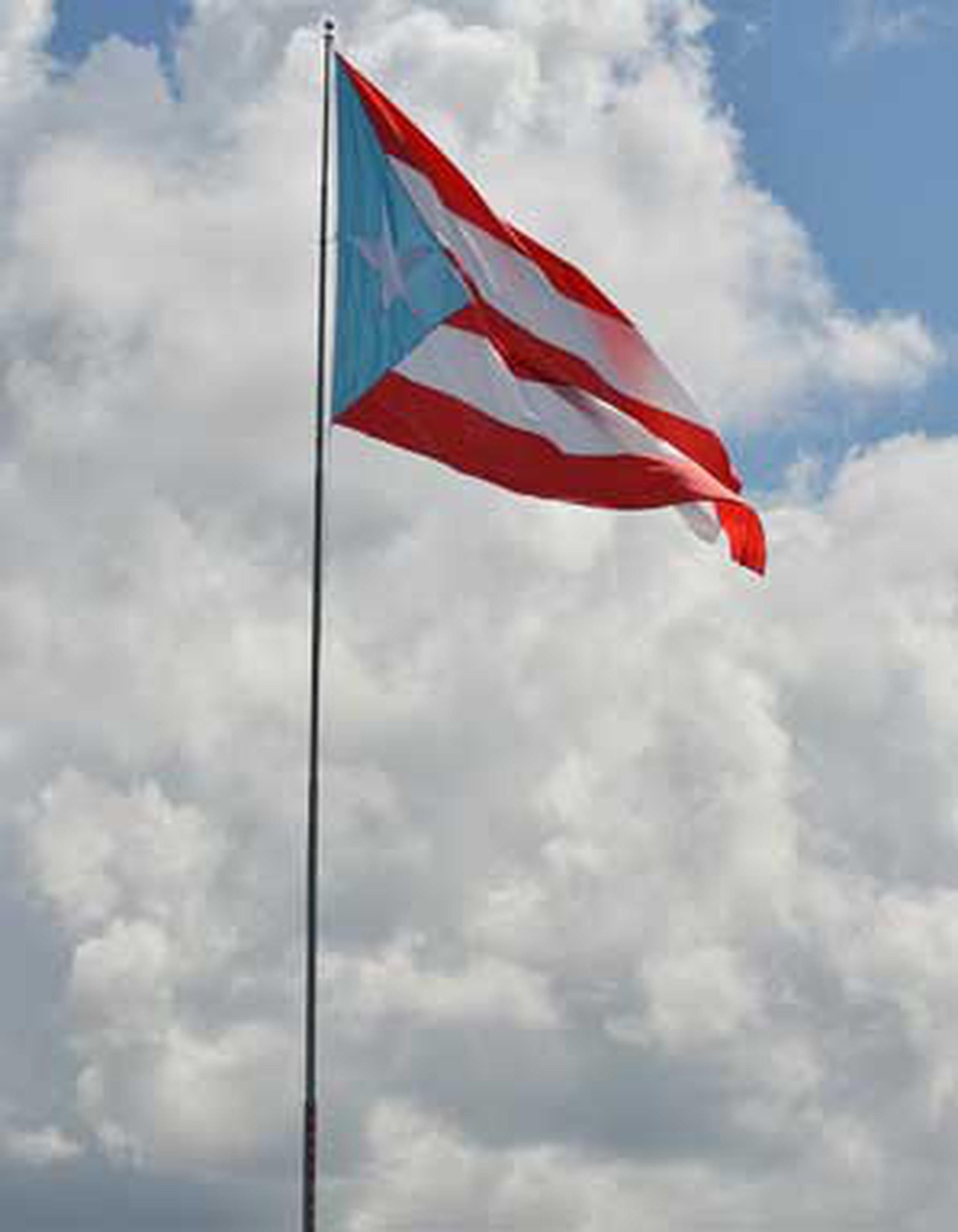 ¿Cuál es el azul correcto de la bandera puertorriqueña? - Primera Hora