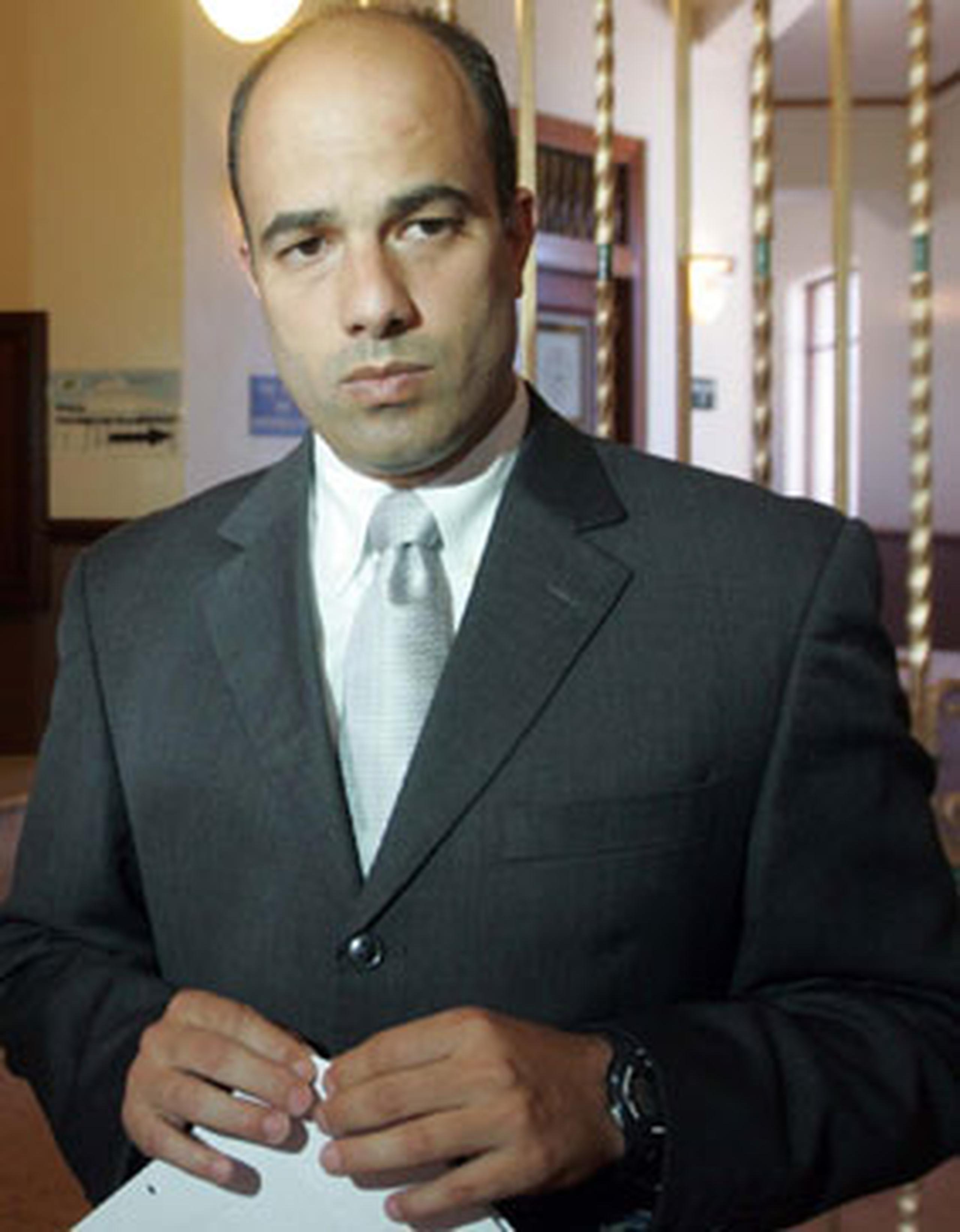 Héctor Ferrer pasa el mando a García Padilla - Primera Hora