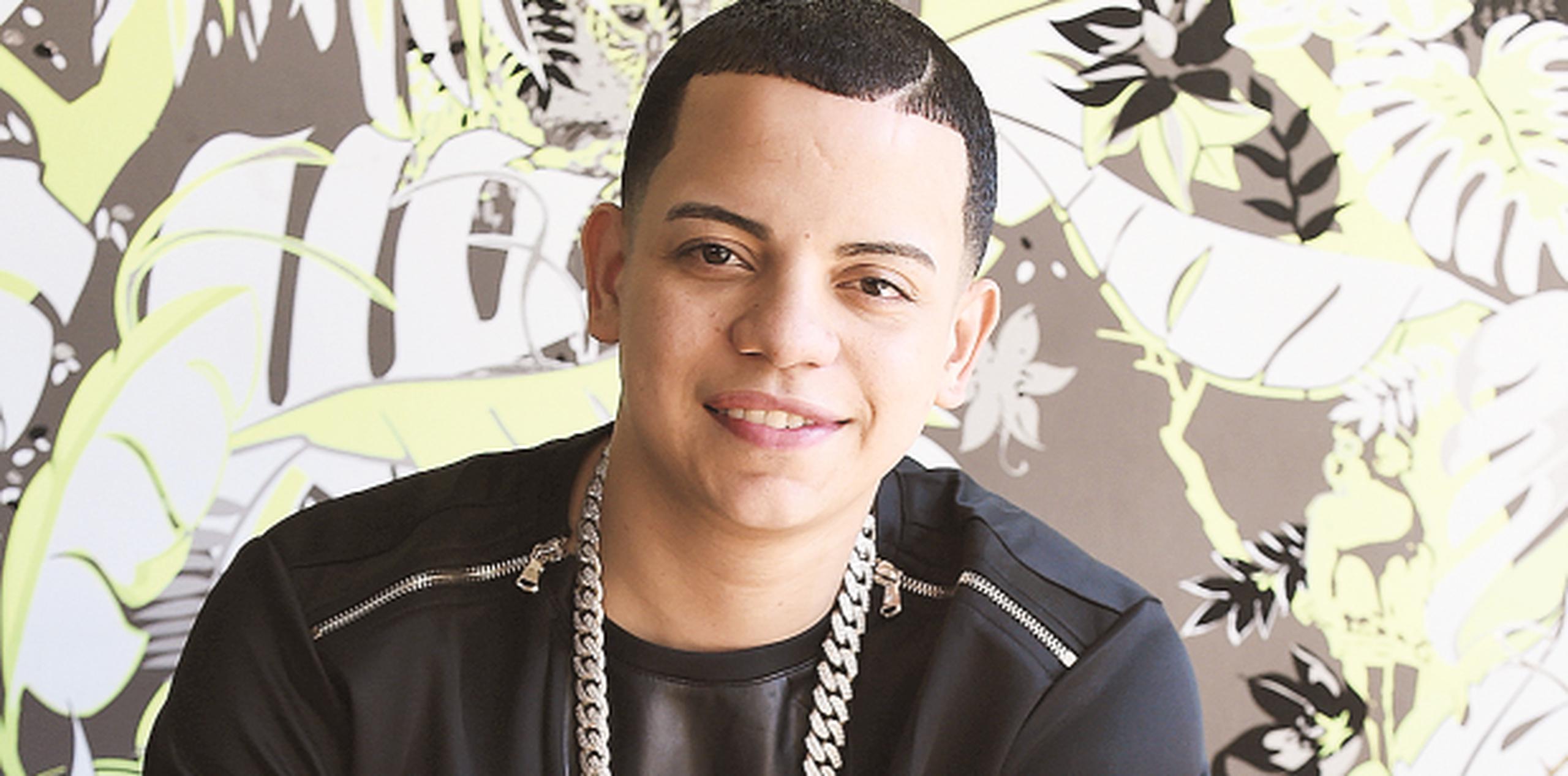 J. Álvarez dice no a textear mientras se guía - Primera Hora